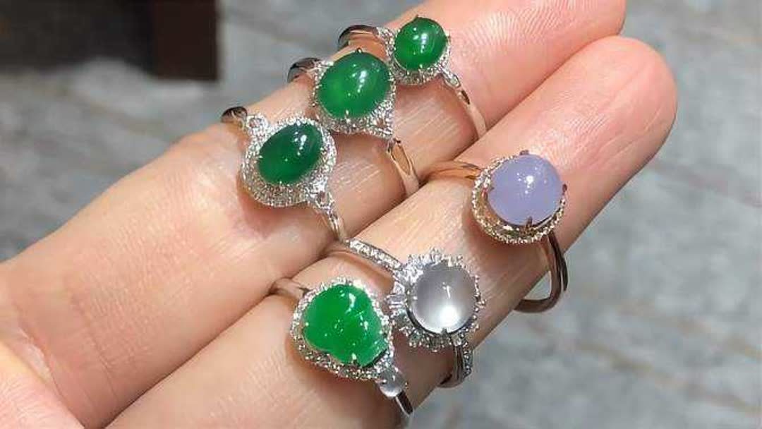 自家工厂镶嵌翡翠满绿蛋面戒指,18k钻石镶嵌唯美款式!金伴