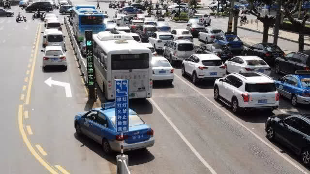 黄灯不是摆设!交通部更改闯黄灯规定,不注意就是扣分罚款