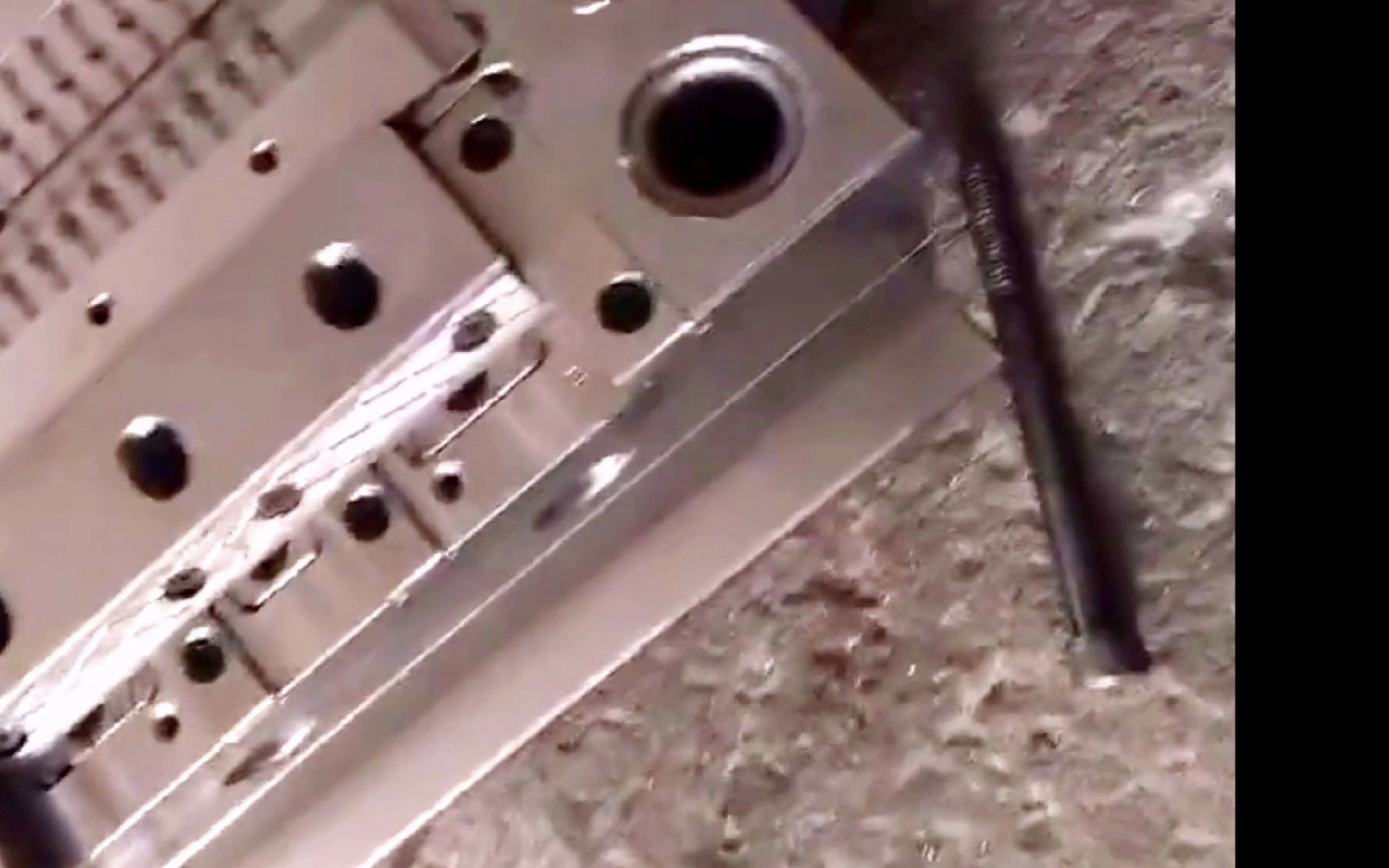 一模32穴多腔,自动切水口