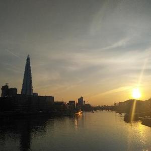 爱吃橘子的小生 