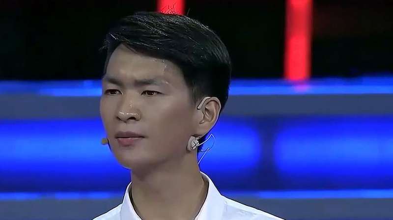 求职者被称作是霸道总裁,现场模拟面试,确实挺有范!