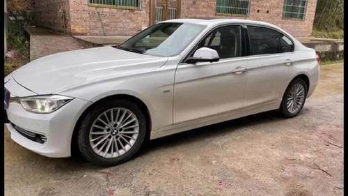 17年宝马320i运动版,改M套装,丁字裤方向盘,2.0T8档手自一体