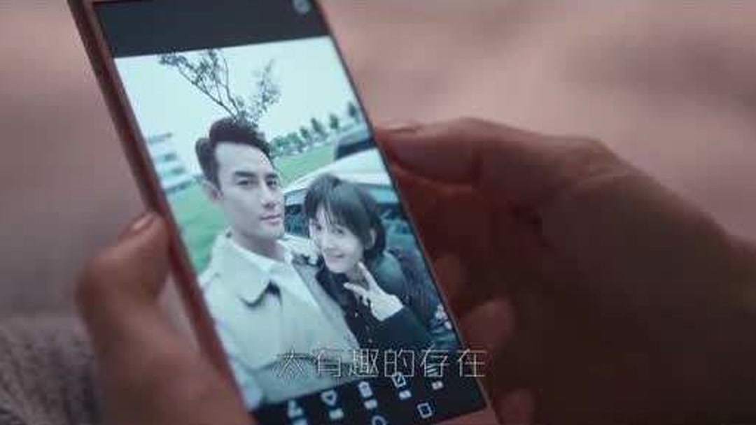 曲筱绡质疑赵启平的品味,嘲讽他是安哥拉树皮,赵启平笑的好开心