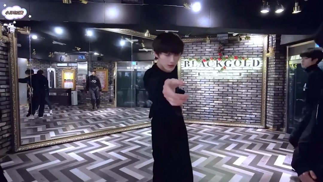 TNT时代少年团翻跳男团舞蹈,对比原版哪个更帅?