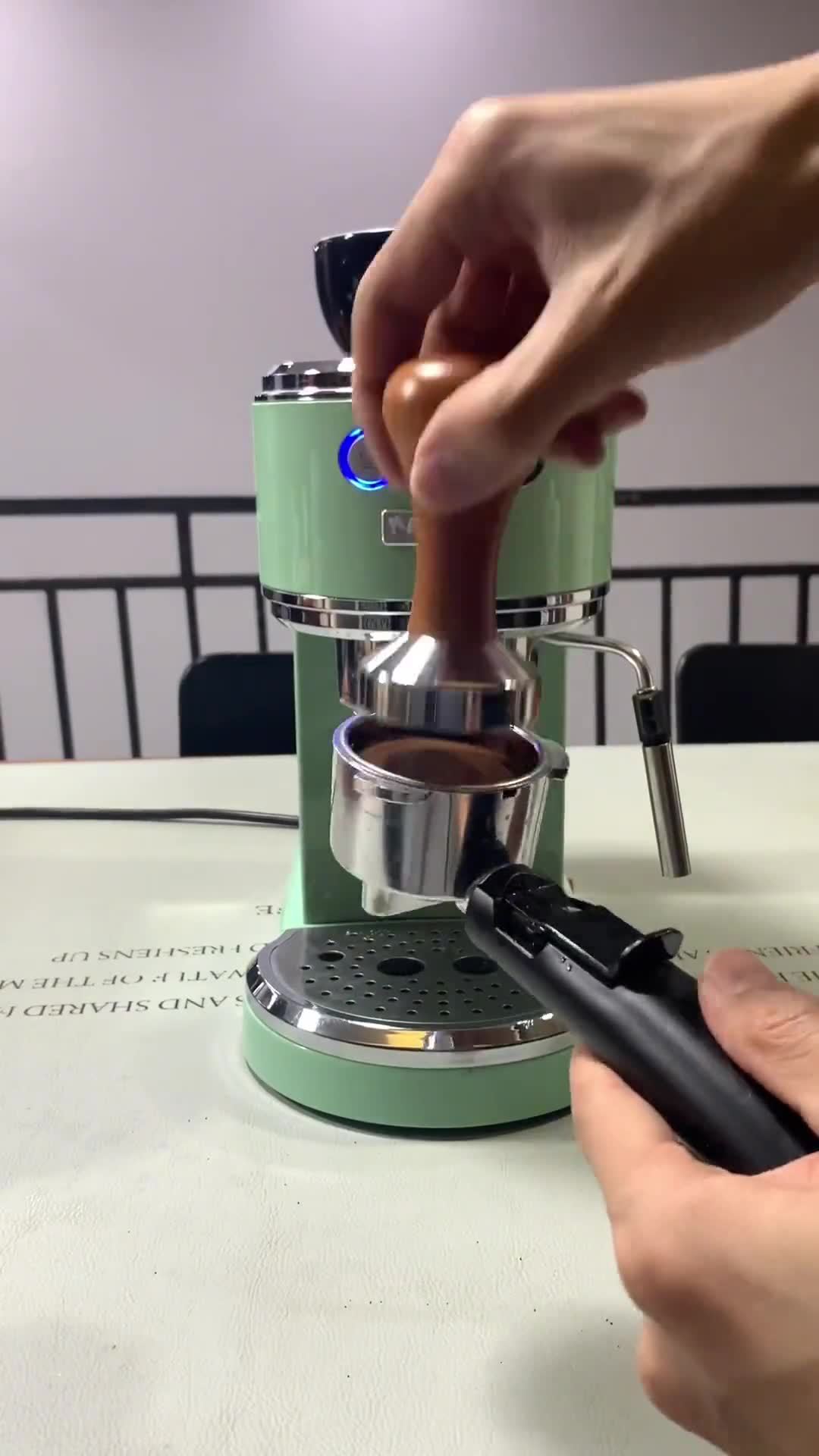 百元机也能制作一杯香醇细腻的拿铁咖啡