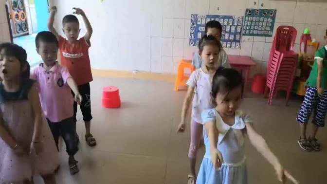 《你笑起来真好看》儿歌手指律动操 超级适合幼儿园小中班舞蹈!