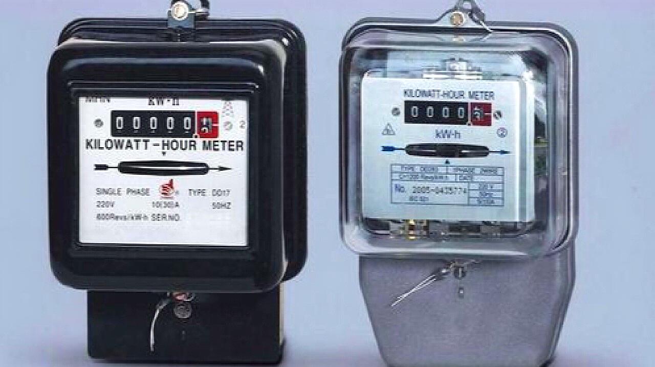 抄电表员工告诉我,这样做家里可以省下很多电,一年省下不少钱