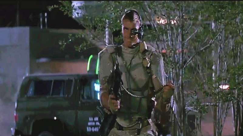 推荐一部欧美劲爆动作大片 非常精彩刺激 好看到不想快进一秒!