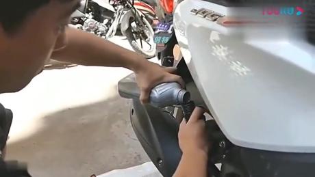 福喜as,赛鹰gt等大踏板车如何换机油,我来告诉你