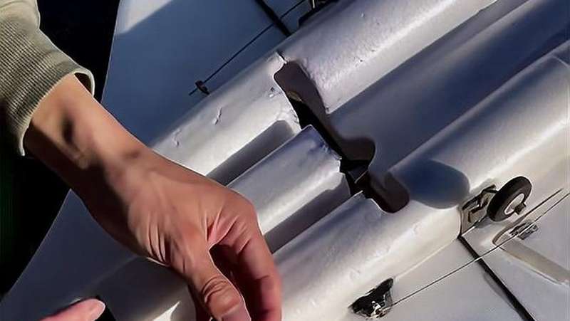 一架遥控飞机由遥控器,接收机,电机,螺旋桨,电调,舵机,电池,机身组成,...