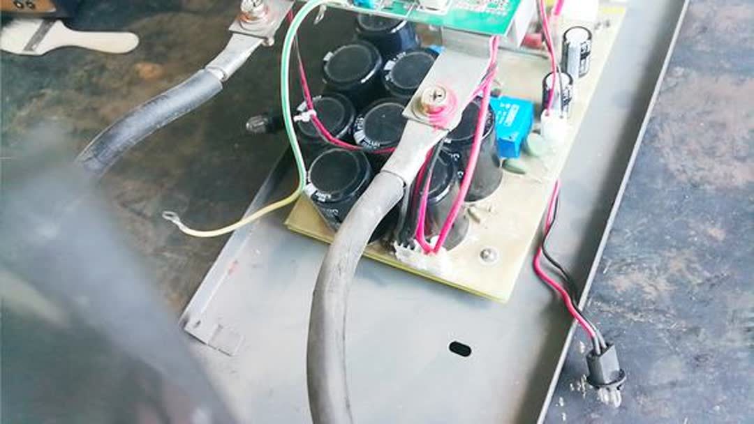 电焊机故障排除实例