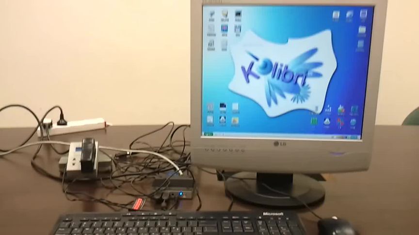 完全用汇编语言编写的操作系统KolibriOS 演示,很小很强大