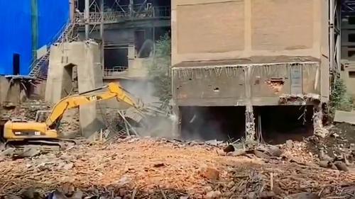 这个工作一天多少钱工资合适?看着就很危险,如果计算失误了就回不来了