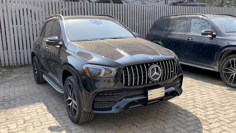 性能钢炮平行进口奔驰GLE53仅百万起步,5.3S百公里加速藐视一切