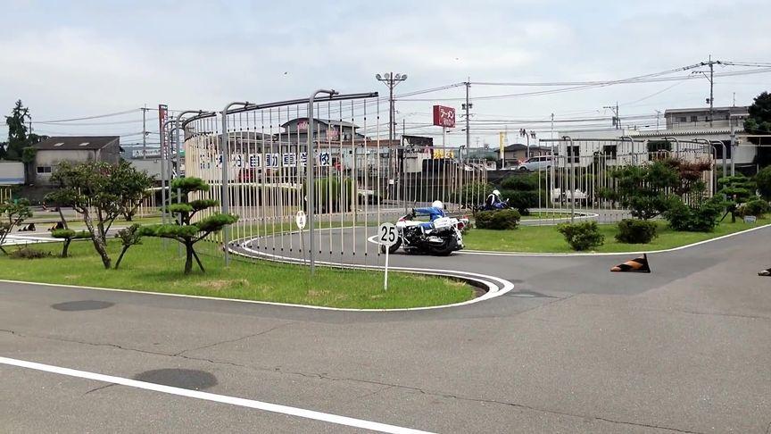 日本机动队训练测试,我只想说摩托车真棒,比单缸双缸的舒服多了