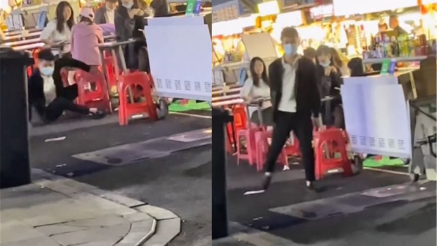 小伙剪完头发觉得很帅,主动展示找小姐姐要微信,下一秒尴尬了