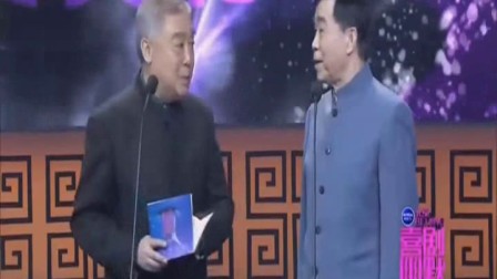 卓别林模仿者在北京喜剧幽默大赛上的精彩表现