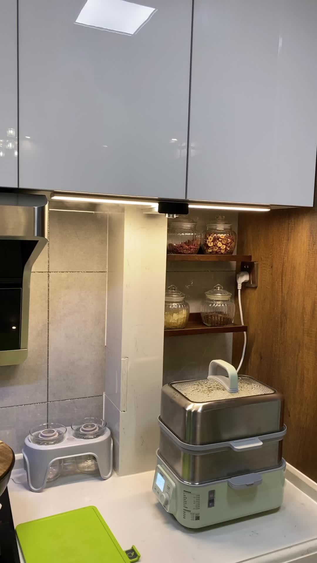 又一个拍跑题的视频,哈哈哈,橱柜感应灯~带计时器的...