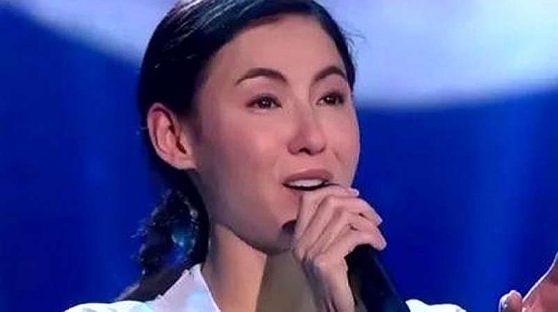 张柏芝对谢霆锋唱歌,一首《为什么变了心》太扎心,唱哭所有观众