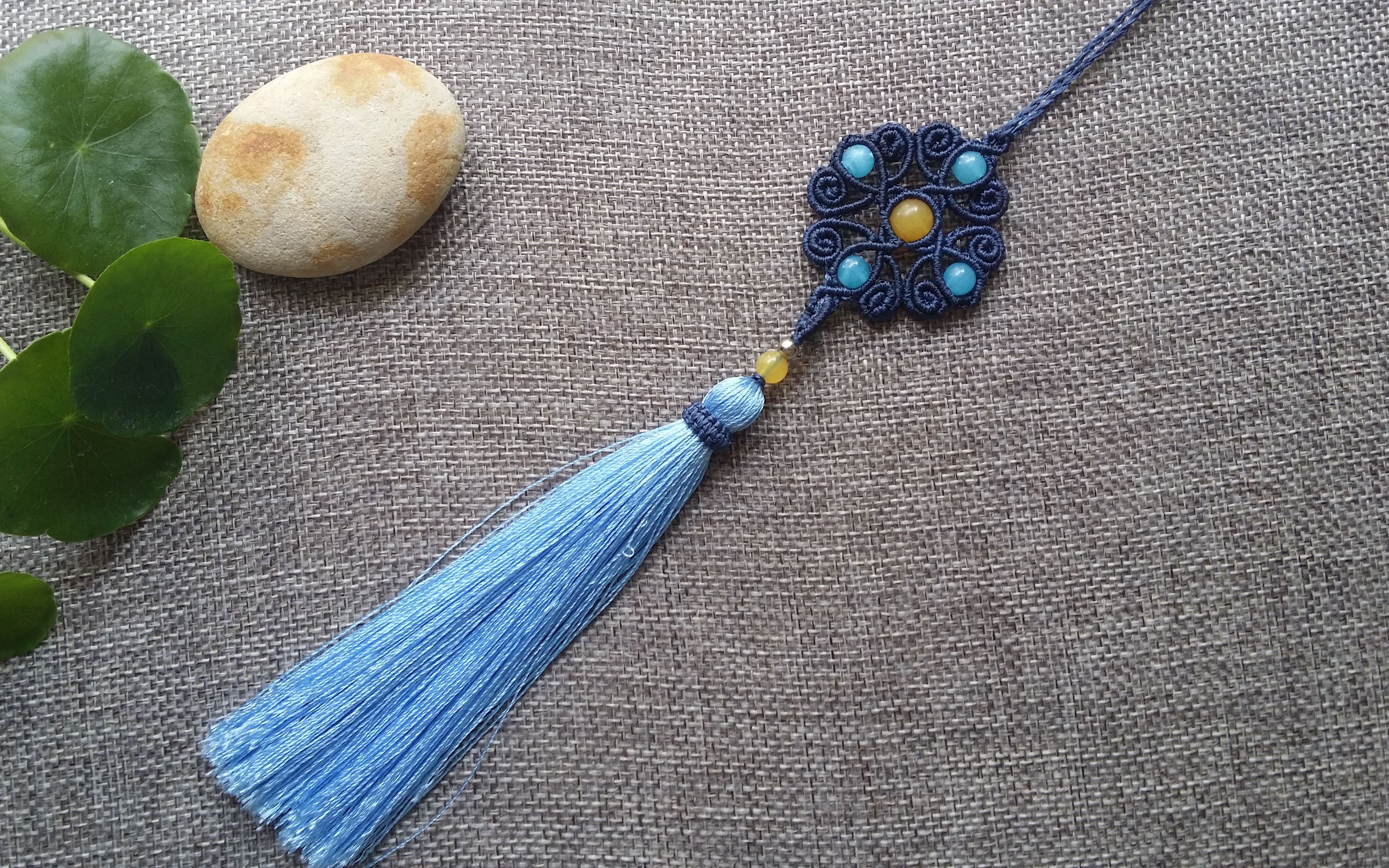 几粒珠子也能编出好看的挂饰 手工编织挂饰教程 手工挂饰教程