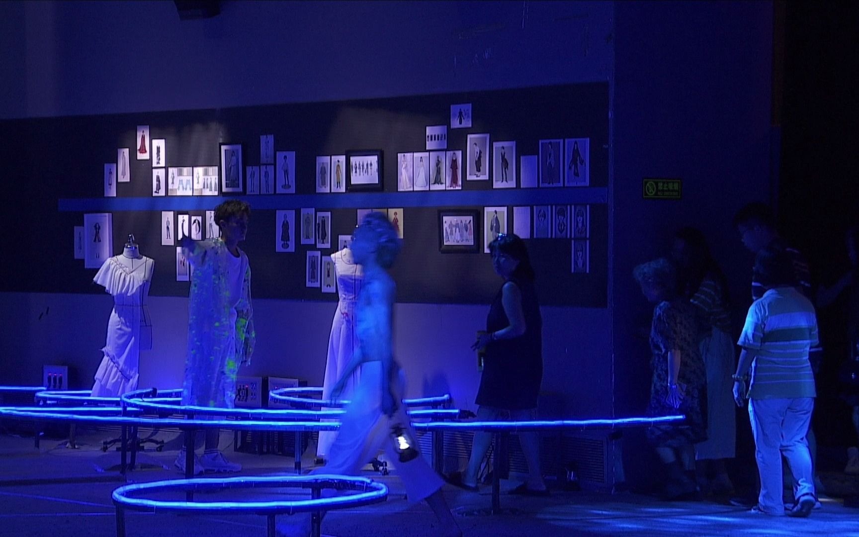 ...2015级文编《电视文艺晚会创作》课程暨戏剧影视学院多专业联合实习