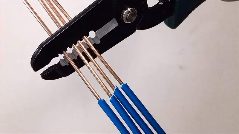 电工师傅教你四根硬铜线的常用并线方法,简单美观!