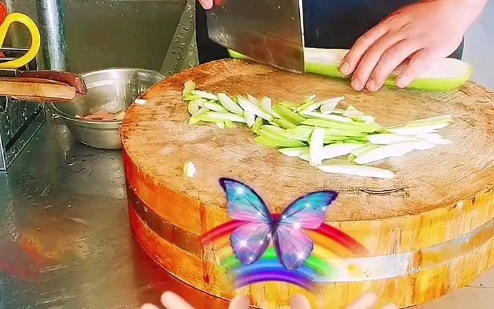 墩刀切菜方法教学。点击视频领取!