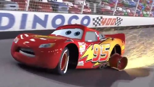 《赛车总动员1》片段:“闪电”麦坤爆胎艰难冲刺