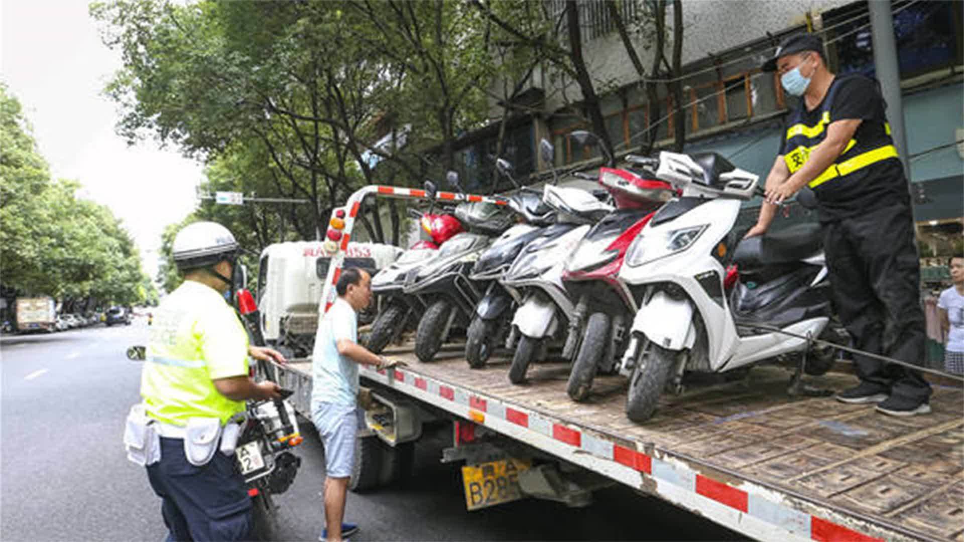 注意,这3种电动车别再买交警见一辆查一辆