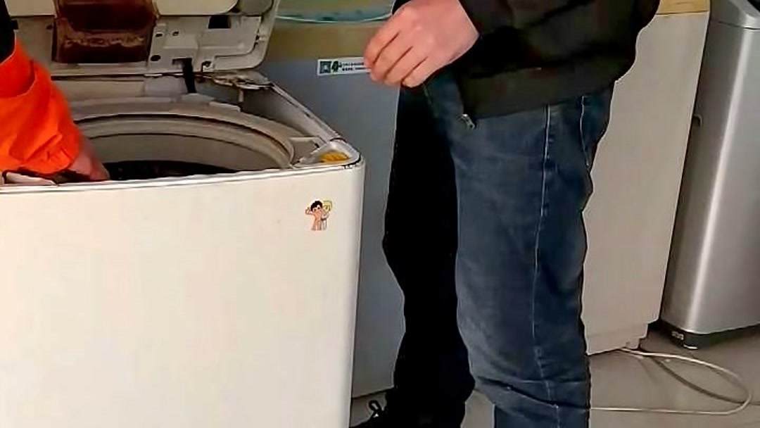 海尔小神童波轮洗衣机拆卸方法