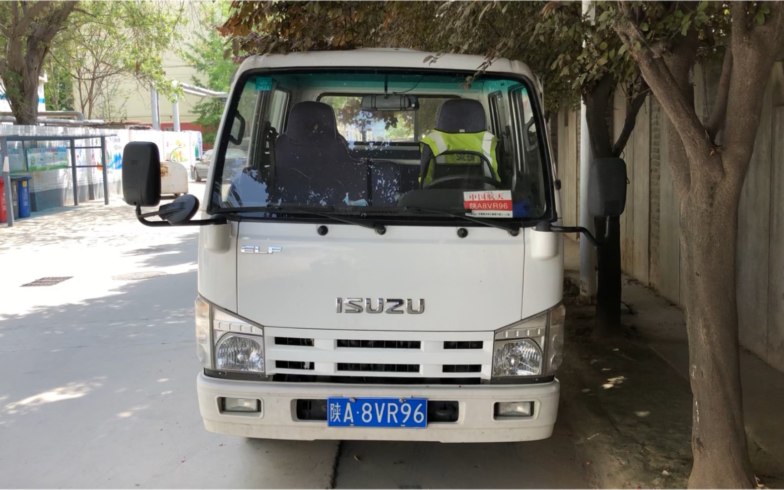 五十铃100P双排座货车