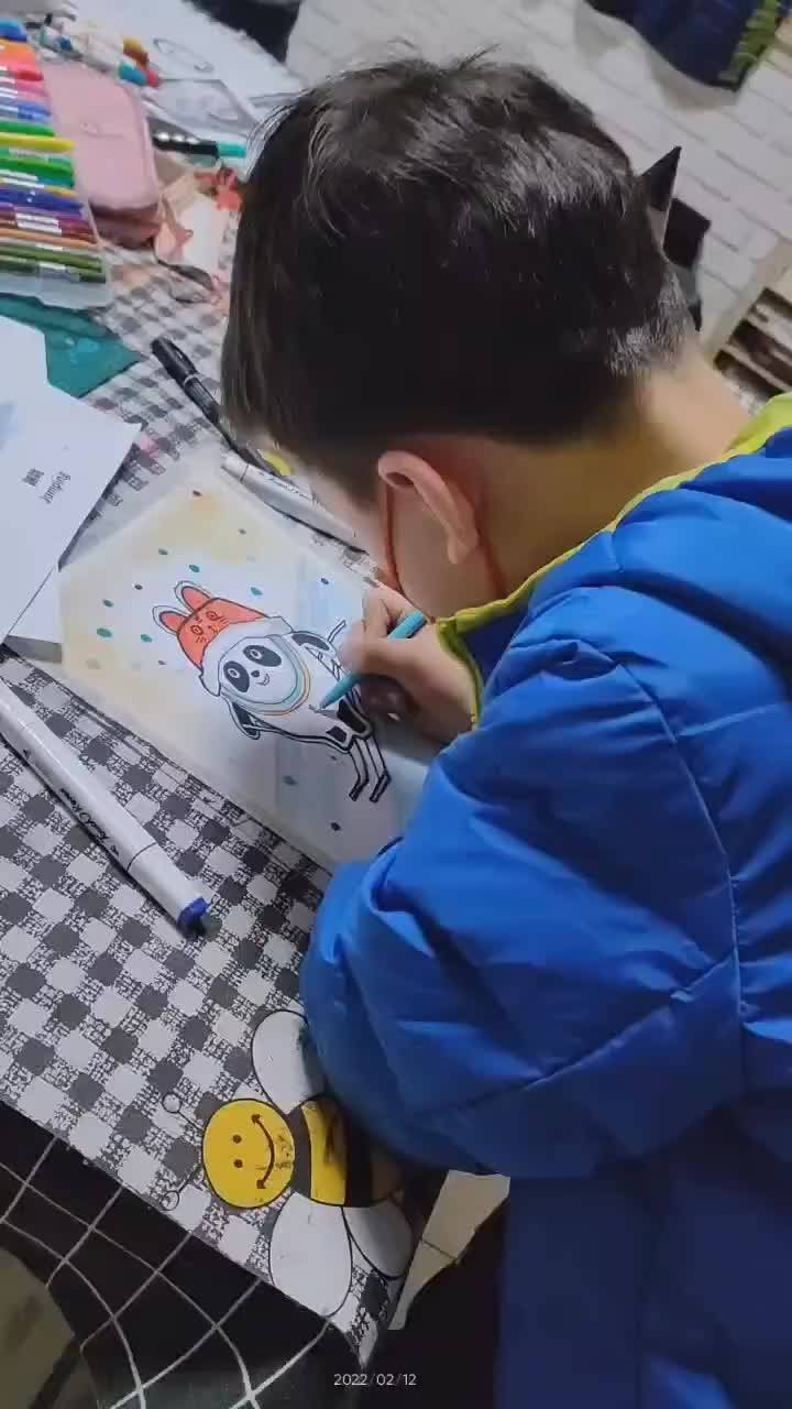 买不到冰墩墩的小伙伴,那就自己画一个吧～