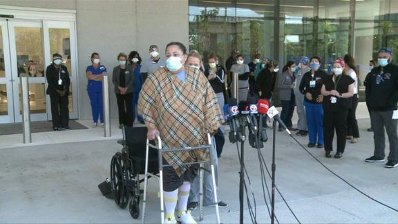 美国新冠患者治疗9个月后出院痛哭:新冠是真的!