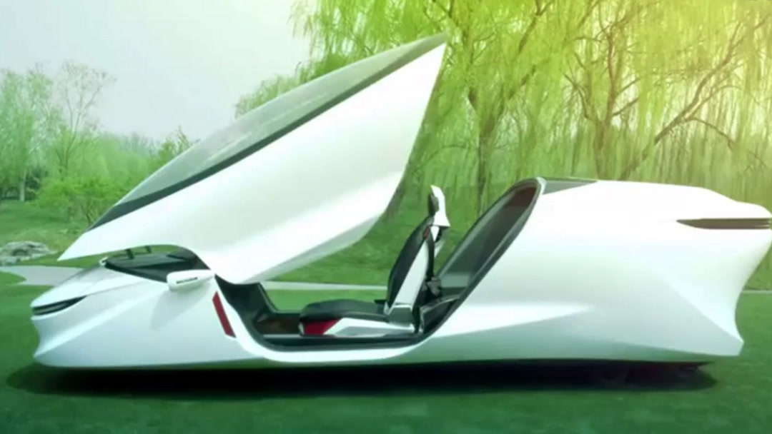 中国首创两轮电动汽车,不怕塞车也撞不倒,这才是未来的交通工具