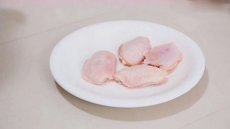 烤箱做美食:用烤箱做美食翅中,满满一盆的鸡翅,感觉真的好幸福