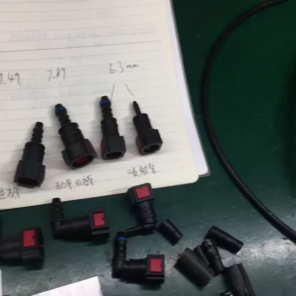 尿素管夹具使用方法