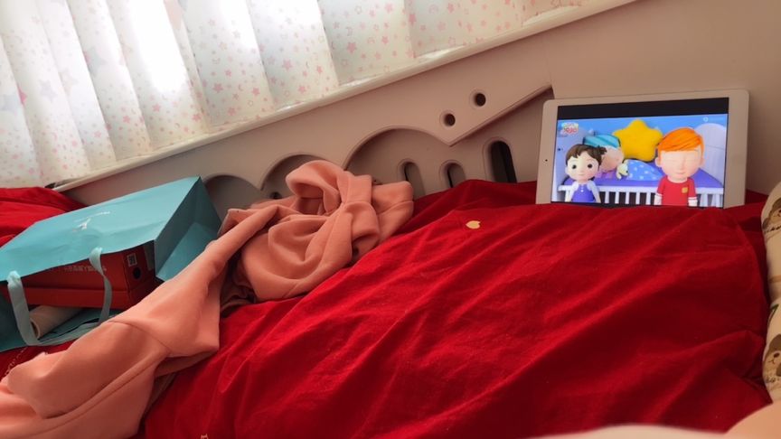 睡觉之前必须看动画片才睡ߘ�ߘ�ߘ�ߘ