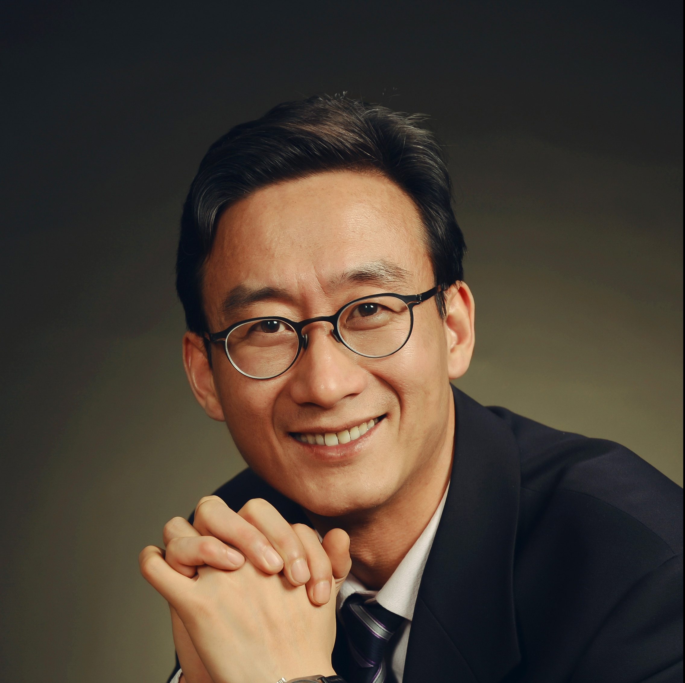 华红兵 