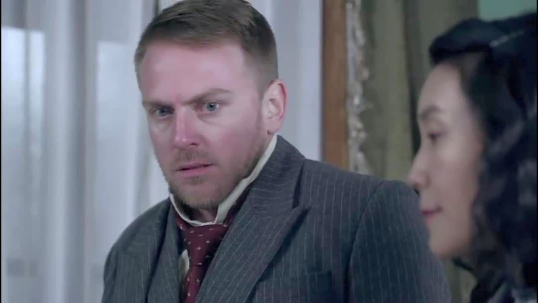 孤战:老外与宋姐去银行办理业务,用伊万的名字提取一份文件