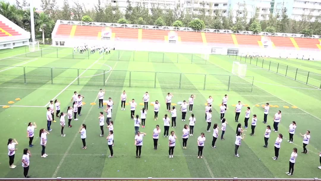 大学拉拉队舞蹈快闪,背景音乐《Uptown Funk》!