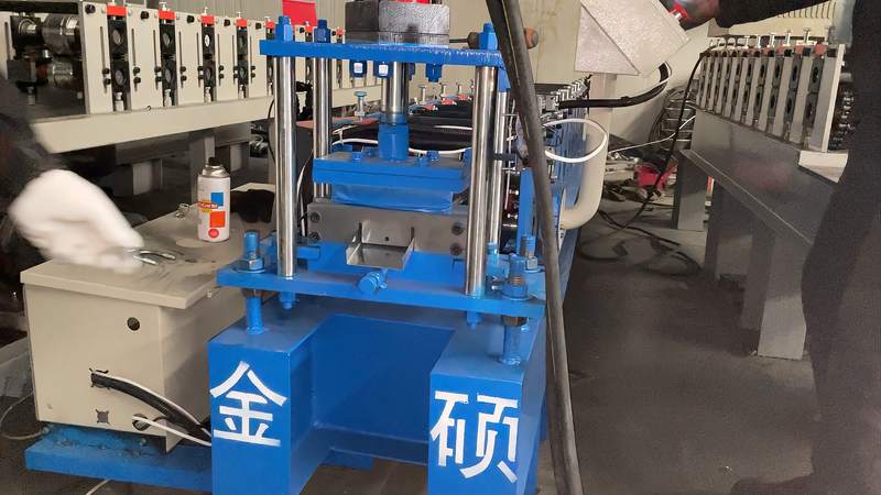 u型槽设备/U型钢机器/U型槽冲孔一体机/U型槽冲孔流水线机器