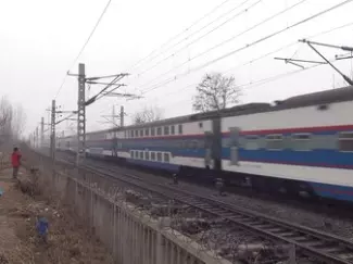 京广铁路T56次 涿州火车站南侧西河村拍车 京广线