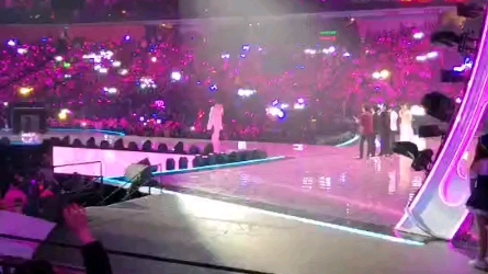 开个罐头,2018跨年演唱会的小卷毛朱朱