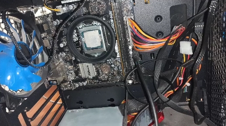 目前在吃灰的两套新奇电脑主板cpu,至强e2124和赛扬g6900,一直放着...