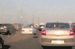 前方高能,行车记录仪录下的视频来得太突然了