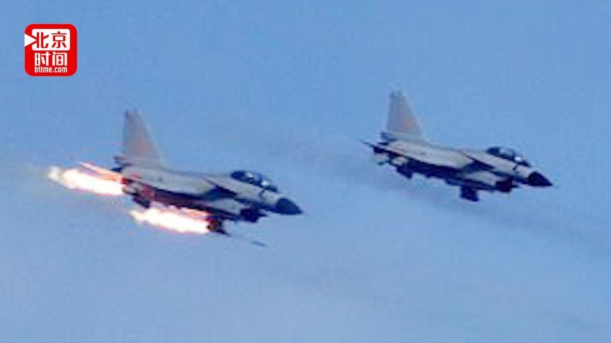 桥梁瞬间化为灰烬 歼-10这波轰炸杀伤力太强