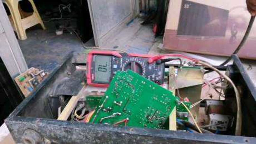 第一次维修电焊机,想到这么复杂的电路,能否有把握修好