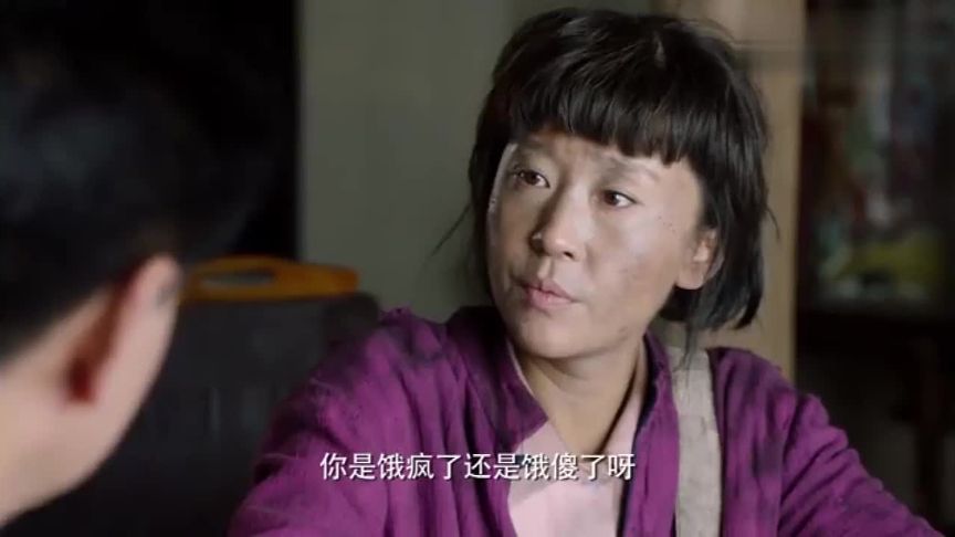 影视 老板狗眼看人低,瞧不起吃羊肉的女乞丐,怎料乞丐大有来头