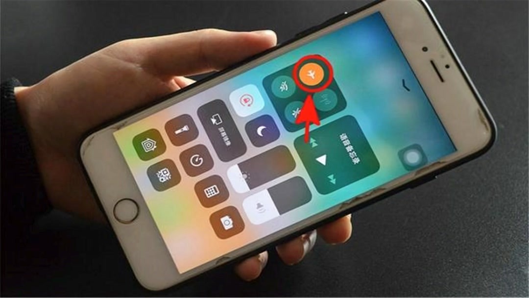 手机里的飞行模式到底有什么用?好多人还不清楚,不会用真是浪费