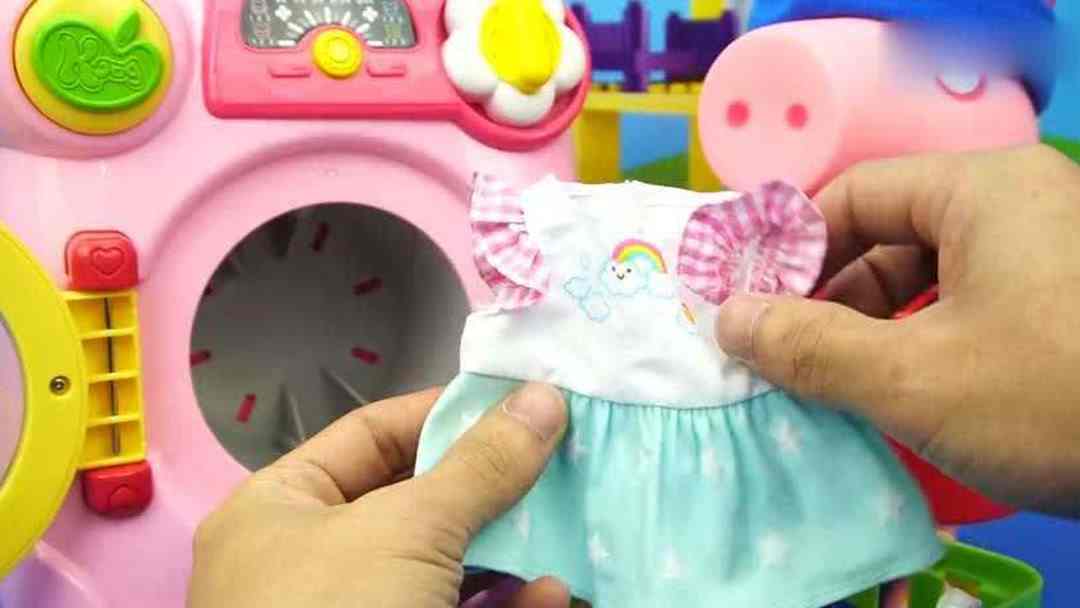 小猪佩奇全集:小猪佩奇来洗衣服的儿童故事